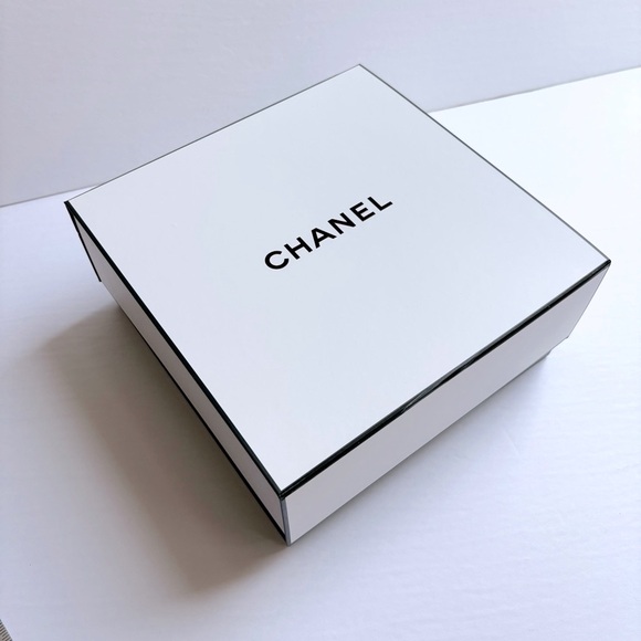 CHANEL | Other | Chanel Classic White Box | Poshmark